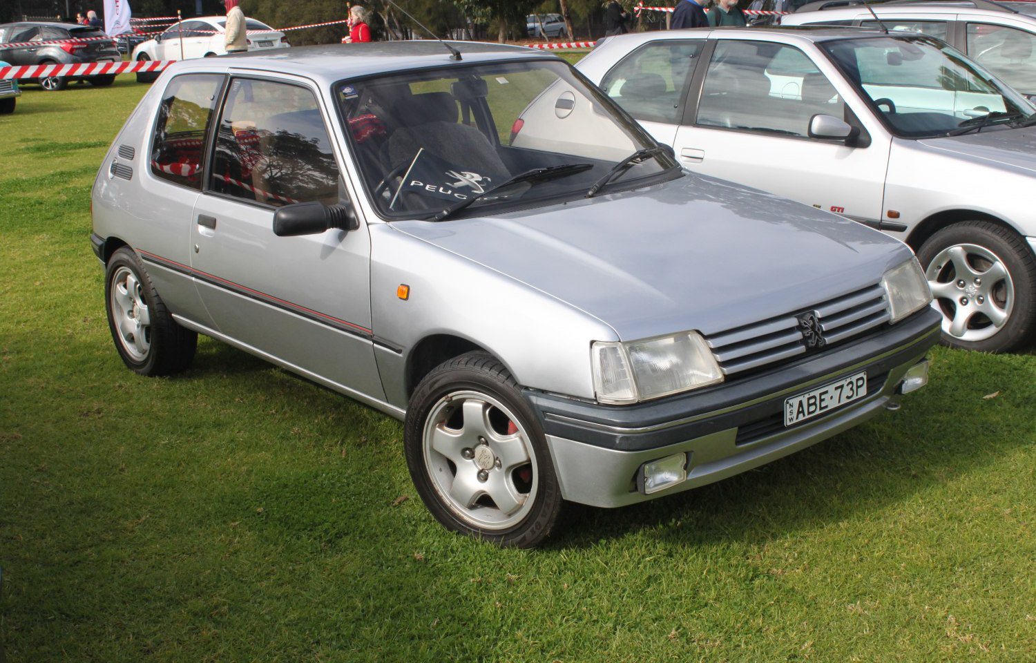 Peugeot 205 spécifications techniques et économie de carburant